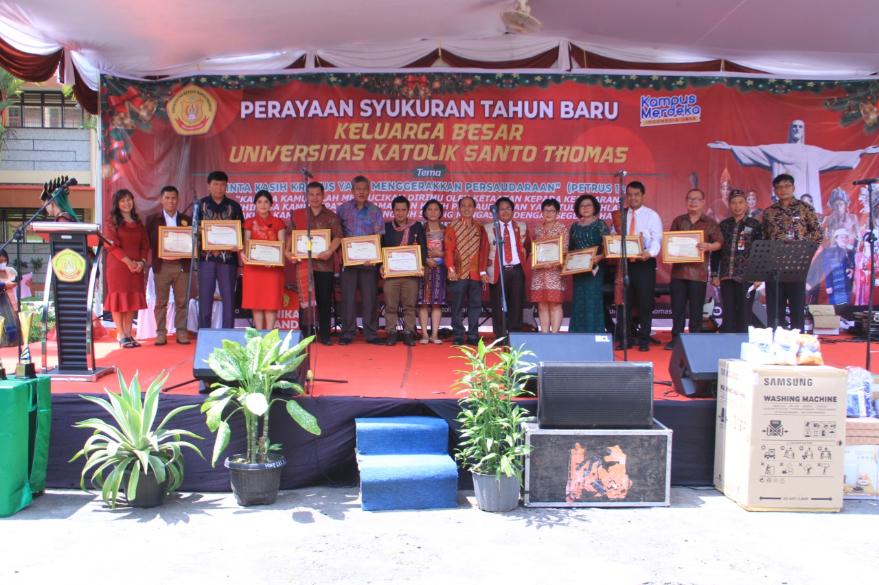 PERAYAAN SYUKURAN TAHUN BARU UNIKA MEDAN - Universitas Katolik Santo Thomas