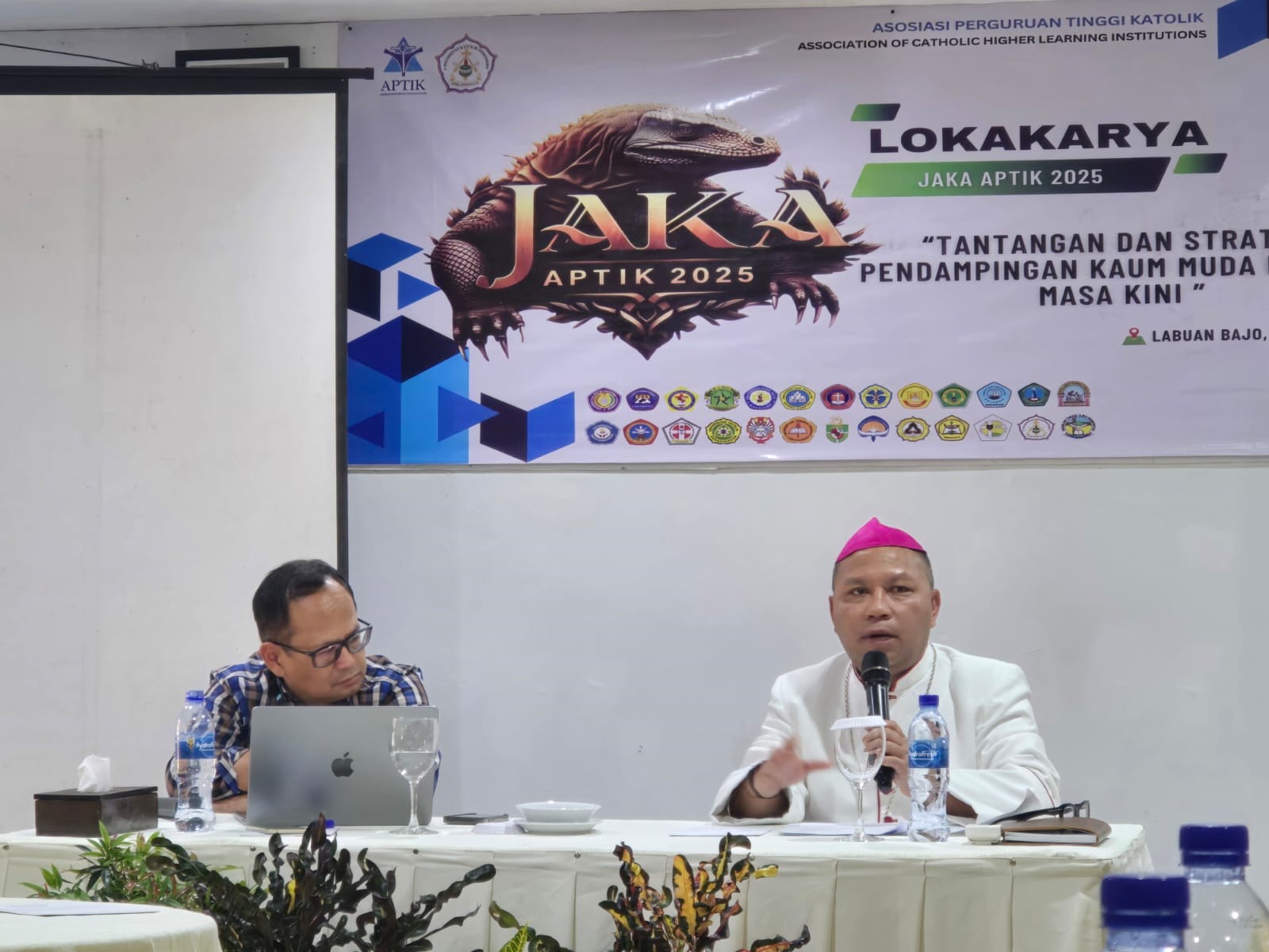 “TANTANGAN DAN STRATEGI PENDAMPINGAN KAUM MUDA KATOLIK MASA KINI ...